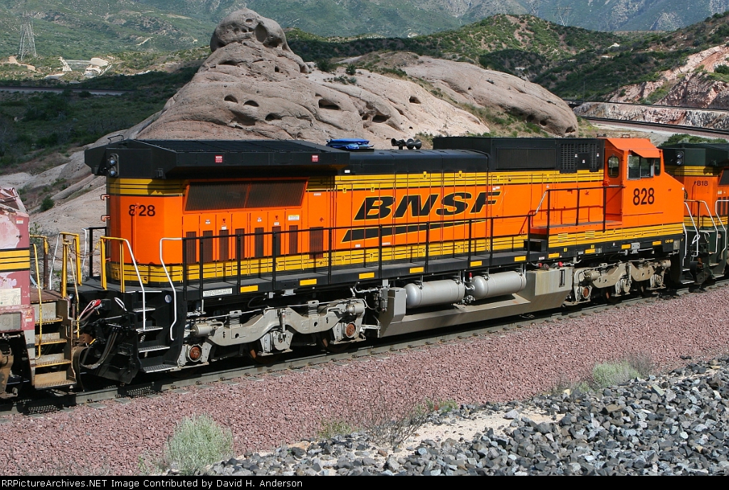 BNSF 828